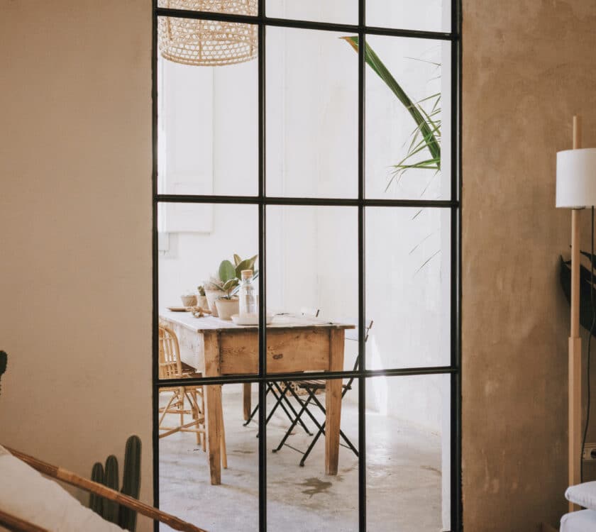 How to choose the perfect internal room divider - Aluco